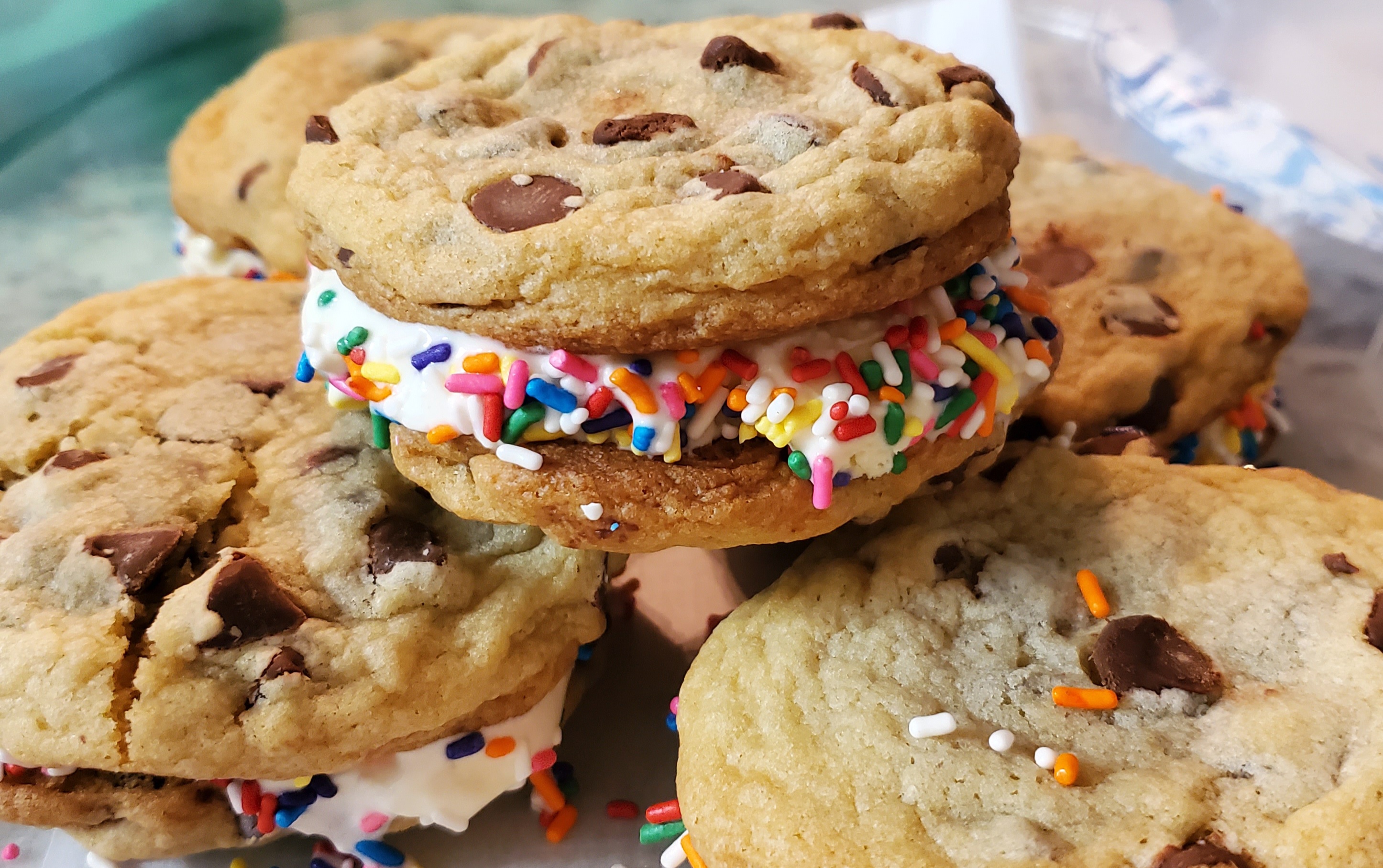 The Kitchen Witches – Stirring good vibes into great food.